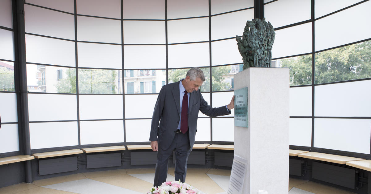 UNHCR chief pays tribute to 'frontline' aid workers | UNHCR