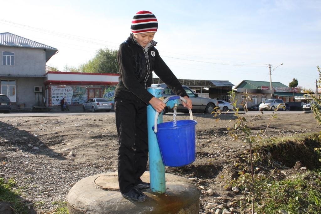 UNHCR water project aids road safety in Kyrgyzstan | UNHCR US