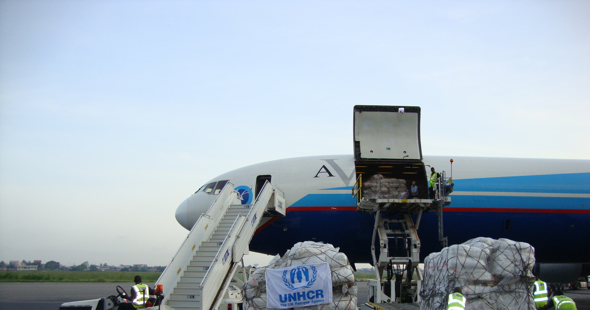 First UNHCR emergency aid flight arrives in Benin | UNHCR US
