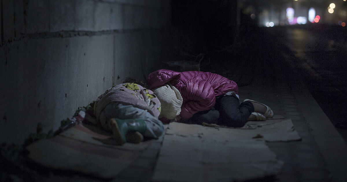 Behind the scenes of "Where the Children Sleep" | UNHCR US